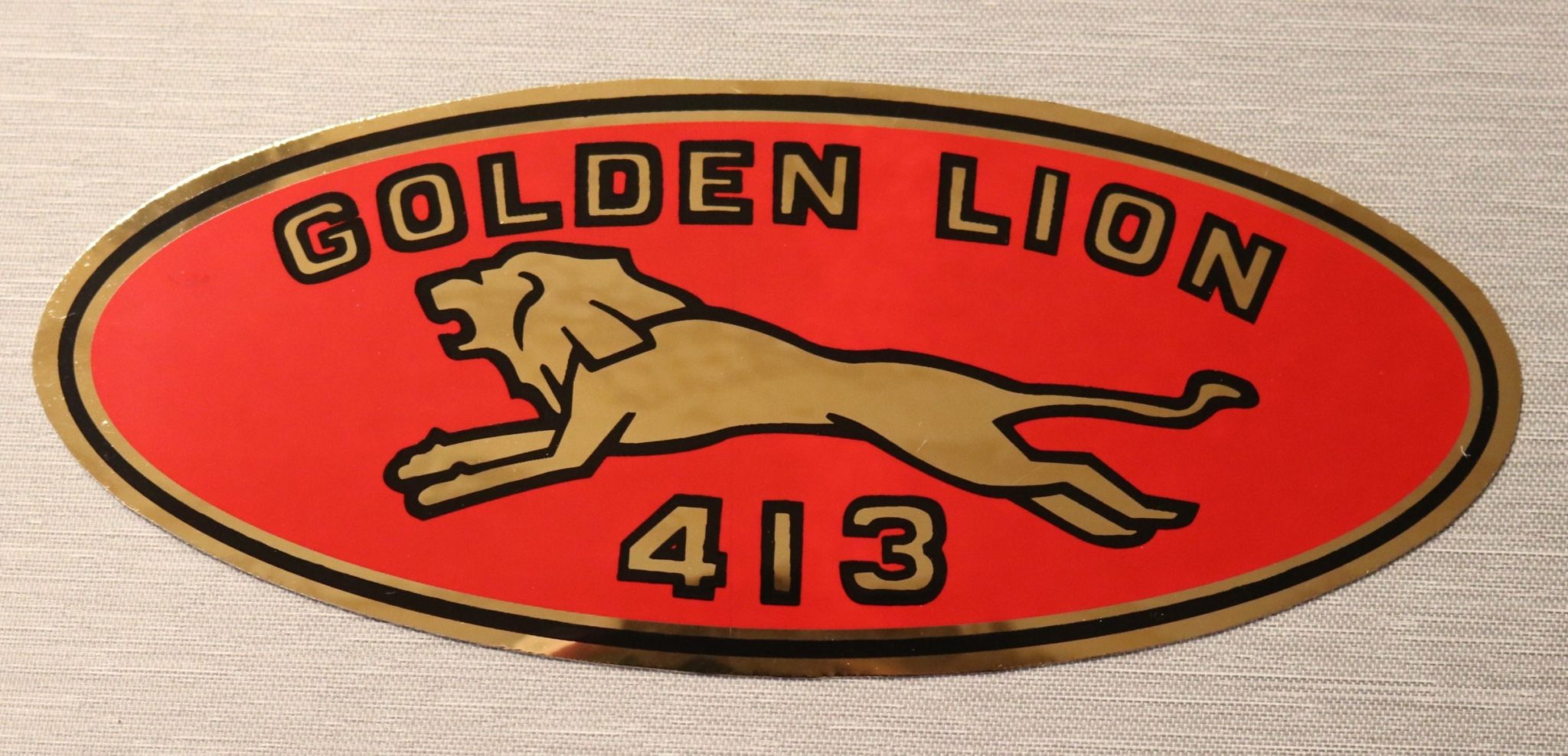 Ventilkåps Dekal "Golden Lion 413" 1959-61 Chrysler - US Car Parts